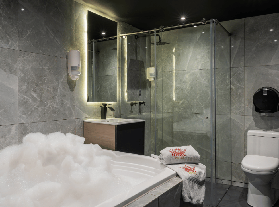 Habitación Moderna Jacuzzi - Motel Portada Real